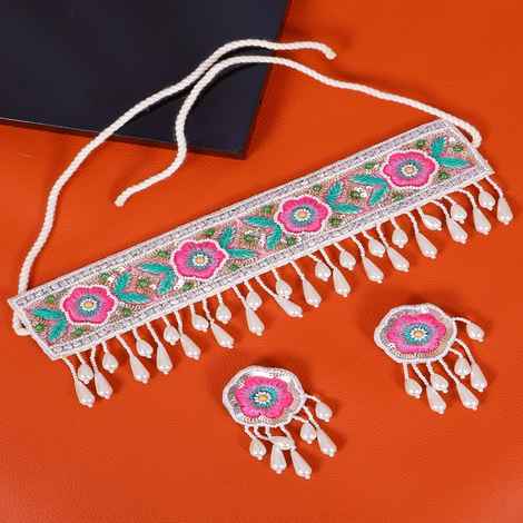 Crunchy Fashion Crunchy Fashion Beaded & thread Multicolor Floral ...