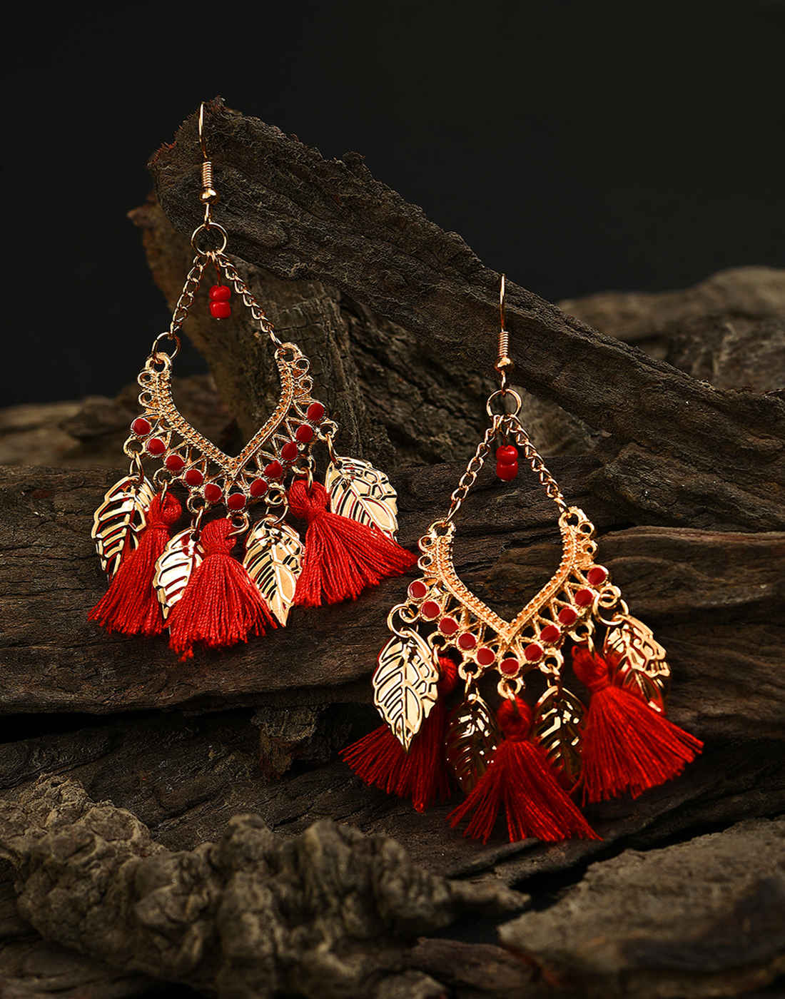 SOHI Gold Plated Drop Earring