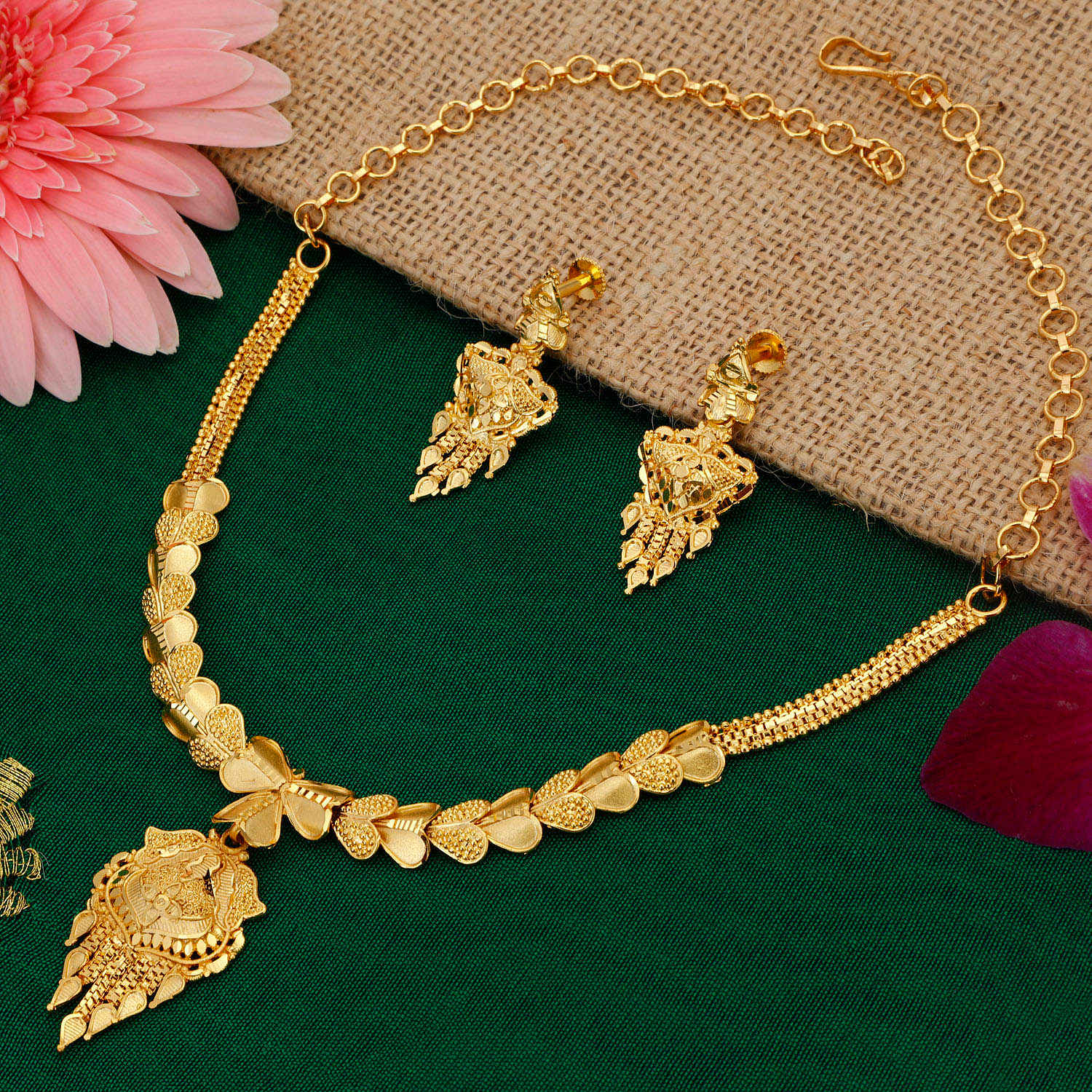 Sukkhi Gleaming 24 Carat Gold Plated Necklace Set for Women