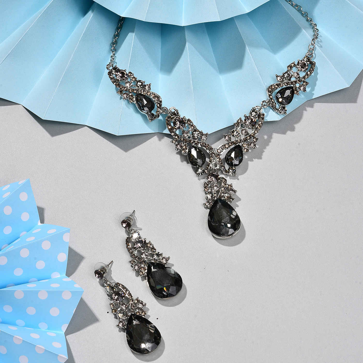 SOHI Women Silver-Plated Black Stone-Studded Beaded Jewellery Set