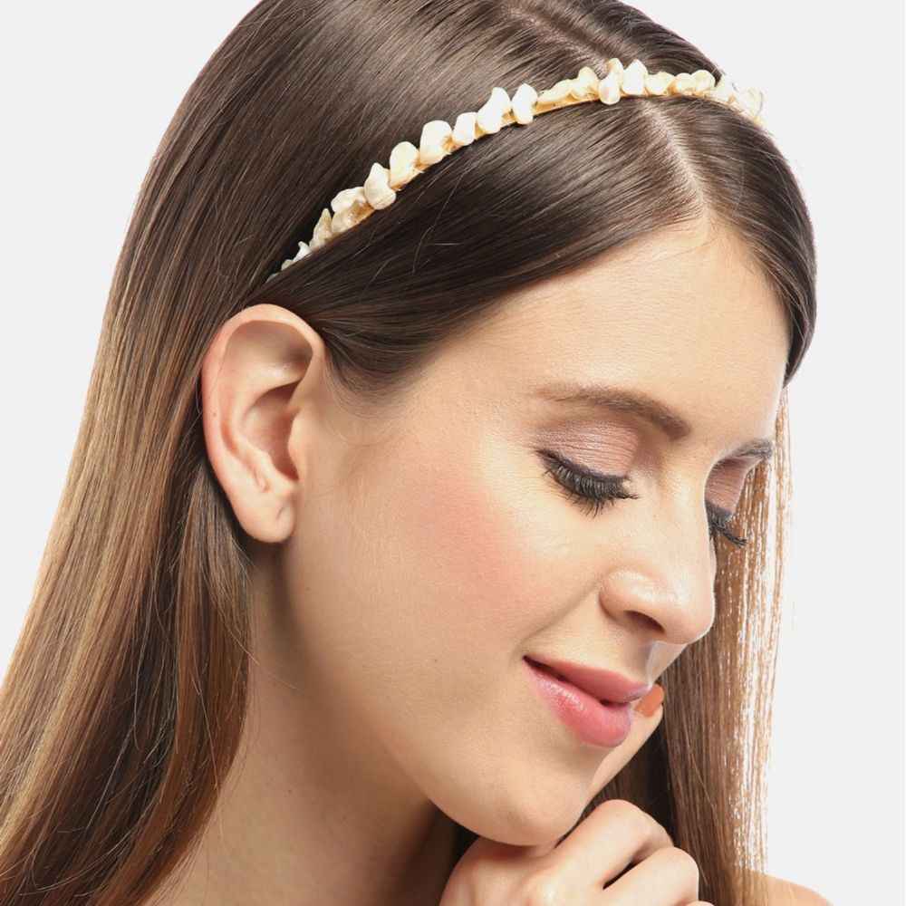 Blueberry Women Off White & Gold-Toned Sea Shell Beaded Hairband
