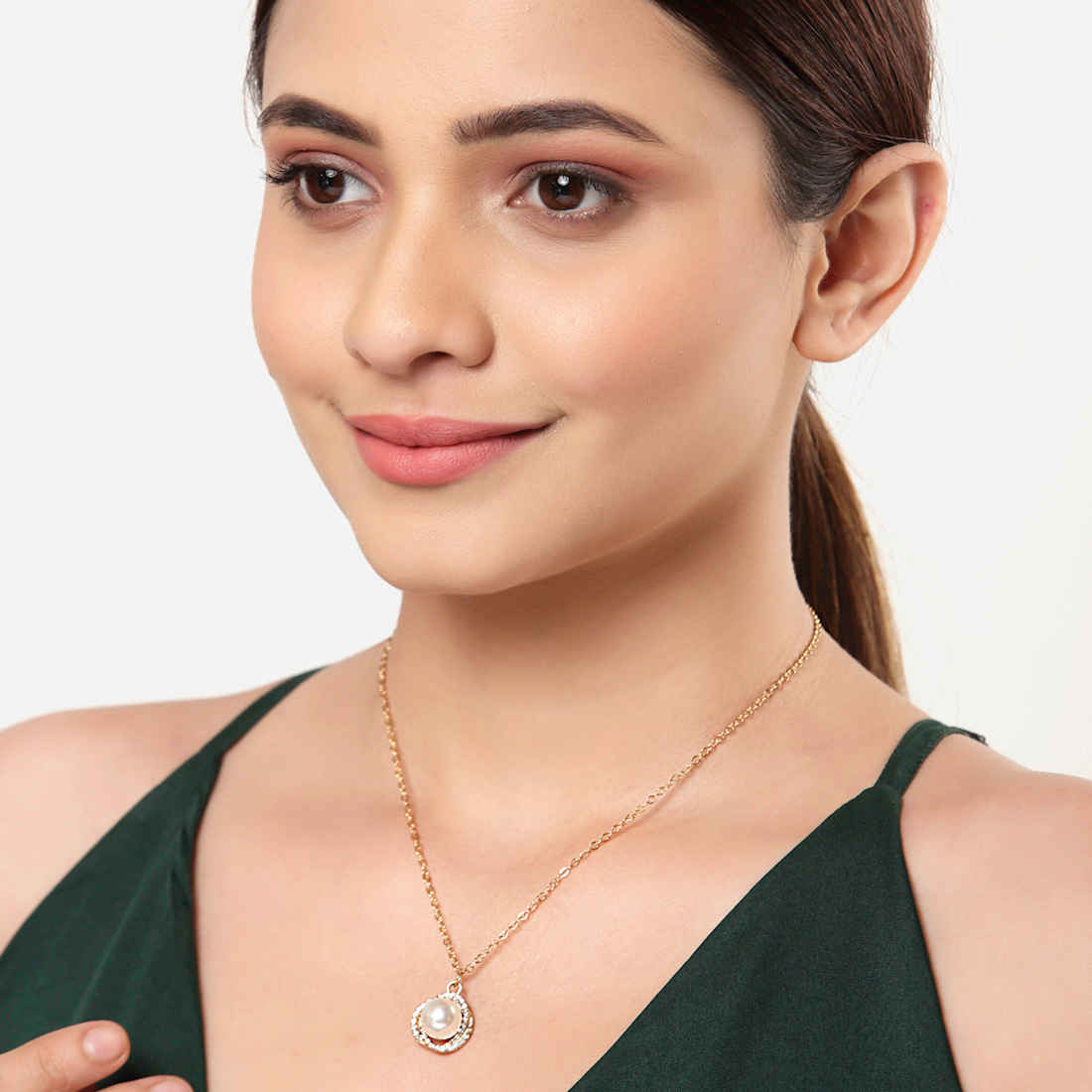 Ferosh Crystalline Pearl Chain Necklace