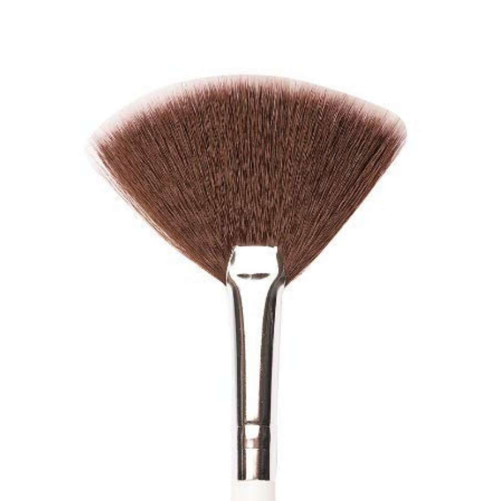 Plume P06 - Professional Highlighter Fan Brush