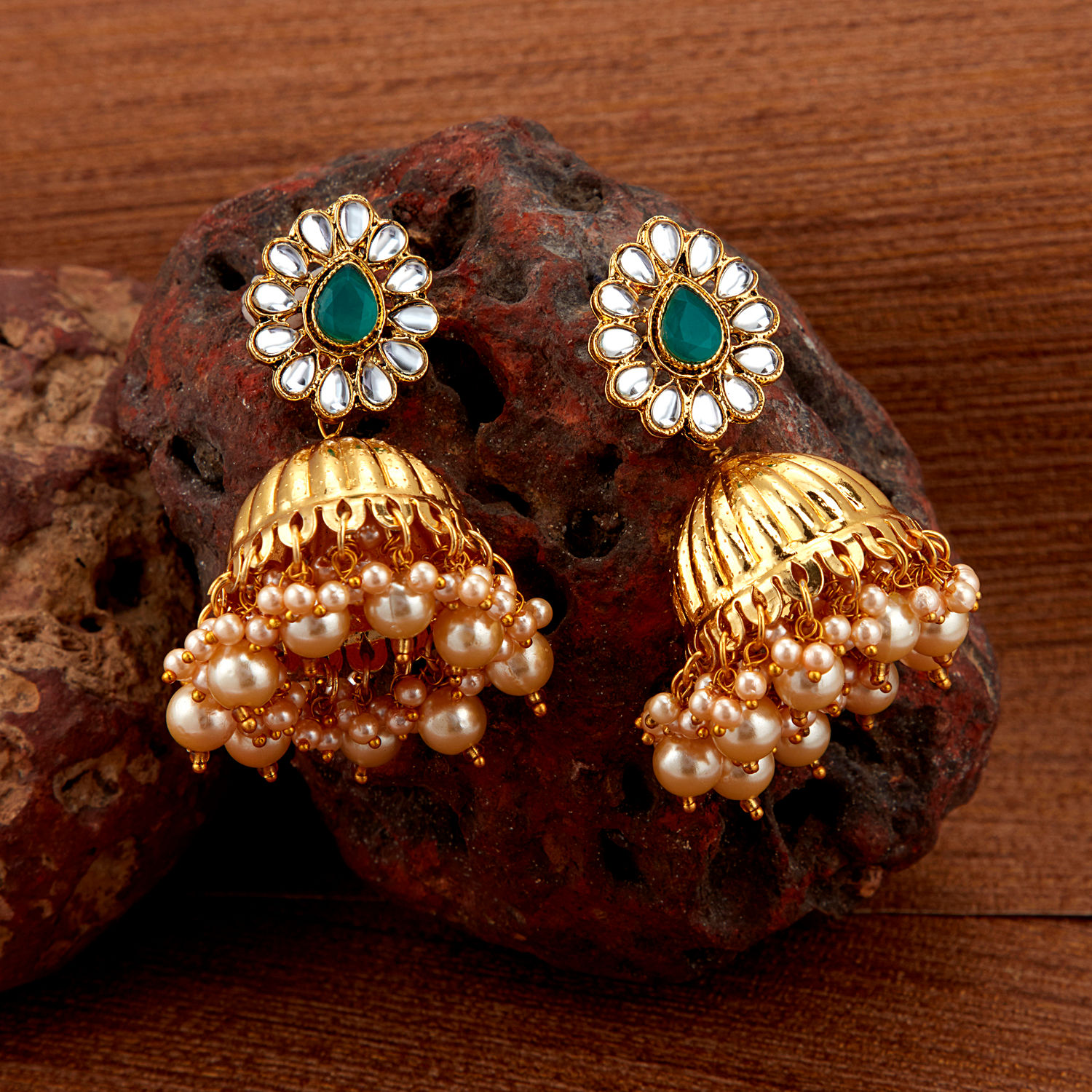 Sukkhi Splendid Pearl Gold Plated Kundan Jhumki Earring for Women Sukkhi Splendid Pearl Gold Plated Kundan Jhumki Earring for Women