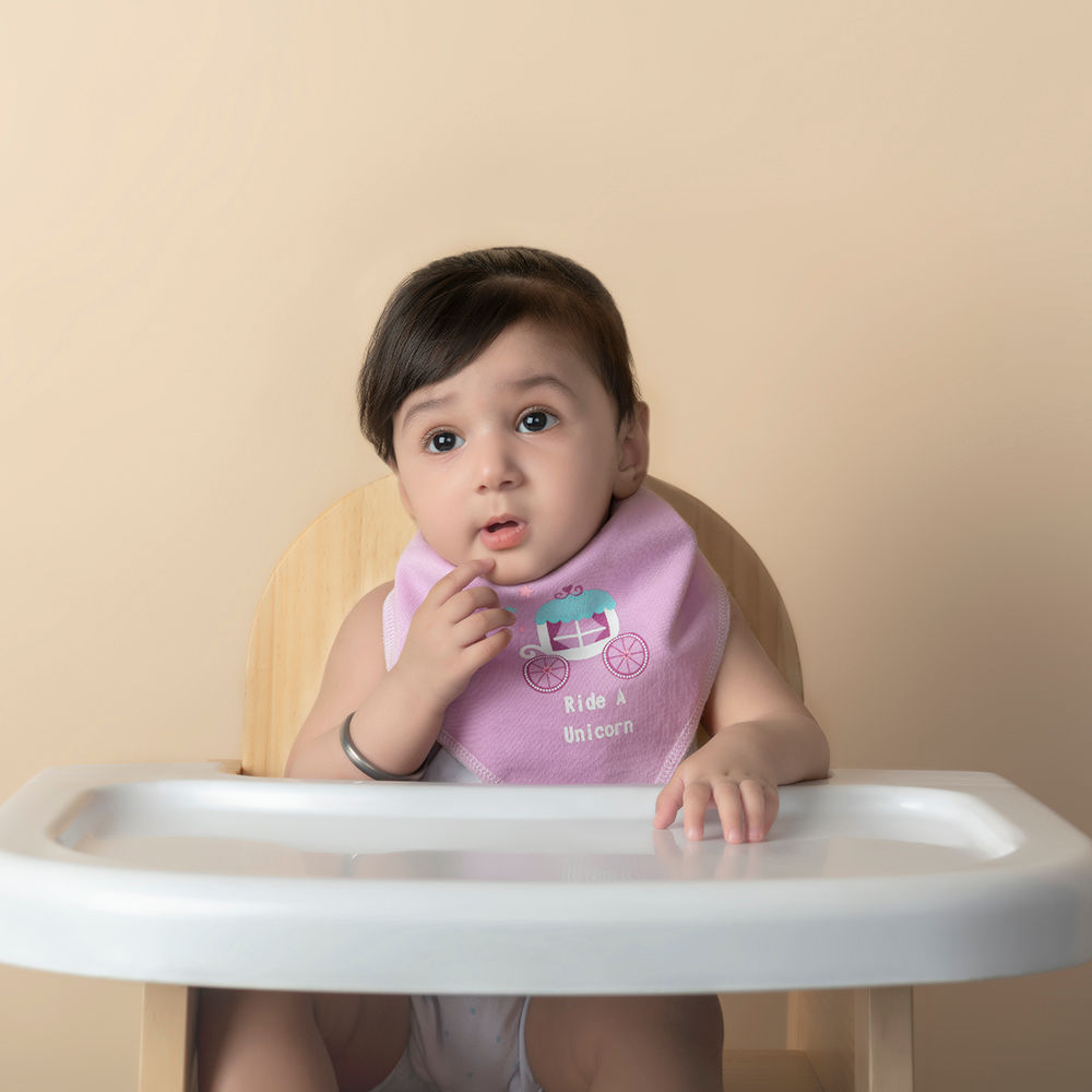 Mi Arcus Triangle Knitted Bib - Unicorn