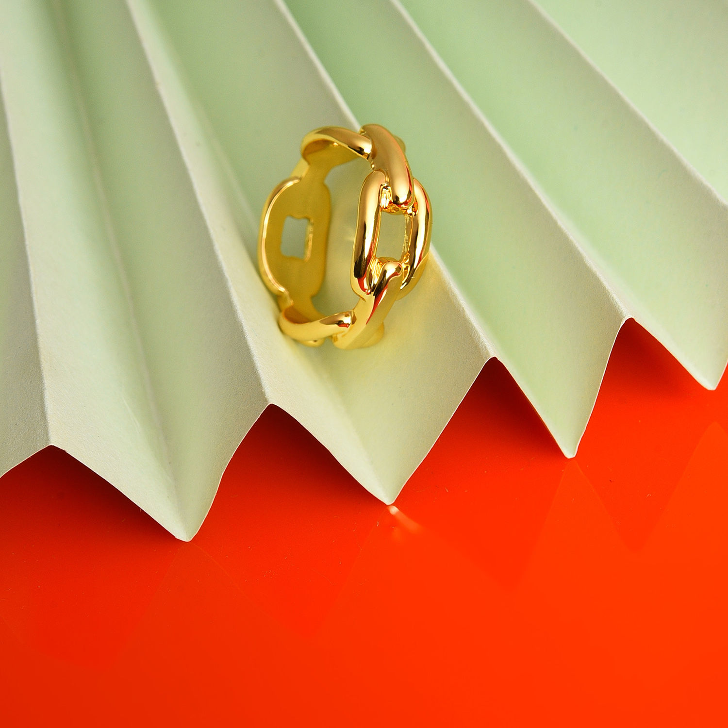 SOHI Gold-Plated Finger ring
