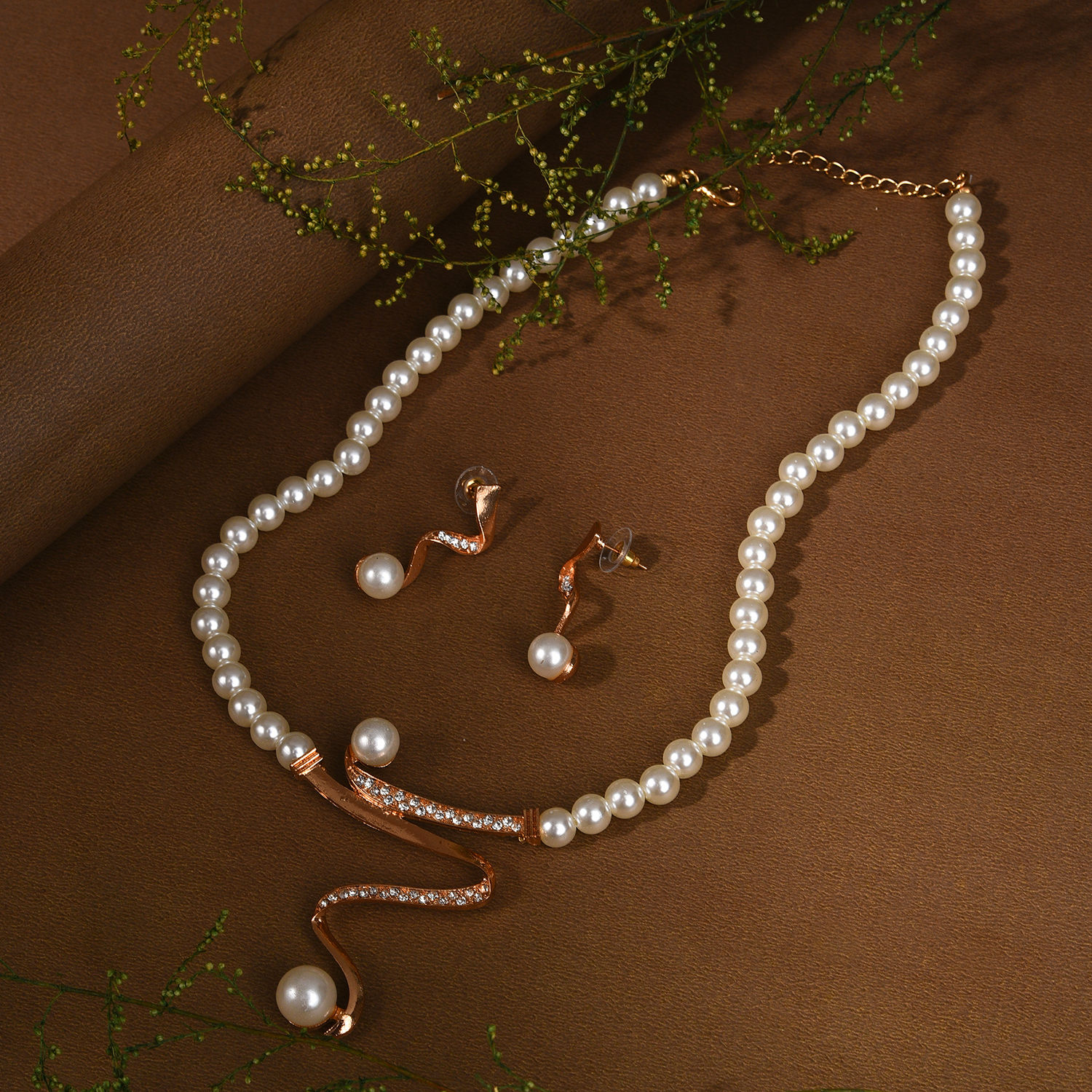 SOHI Gold-Plated White Pearl-Beaded Jewellery Set