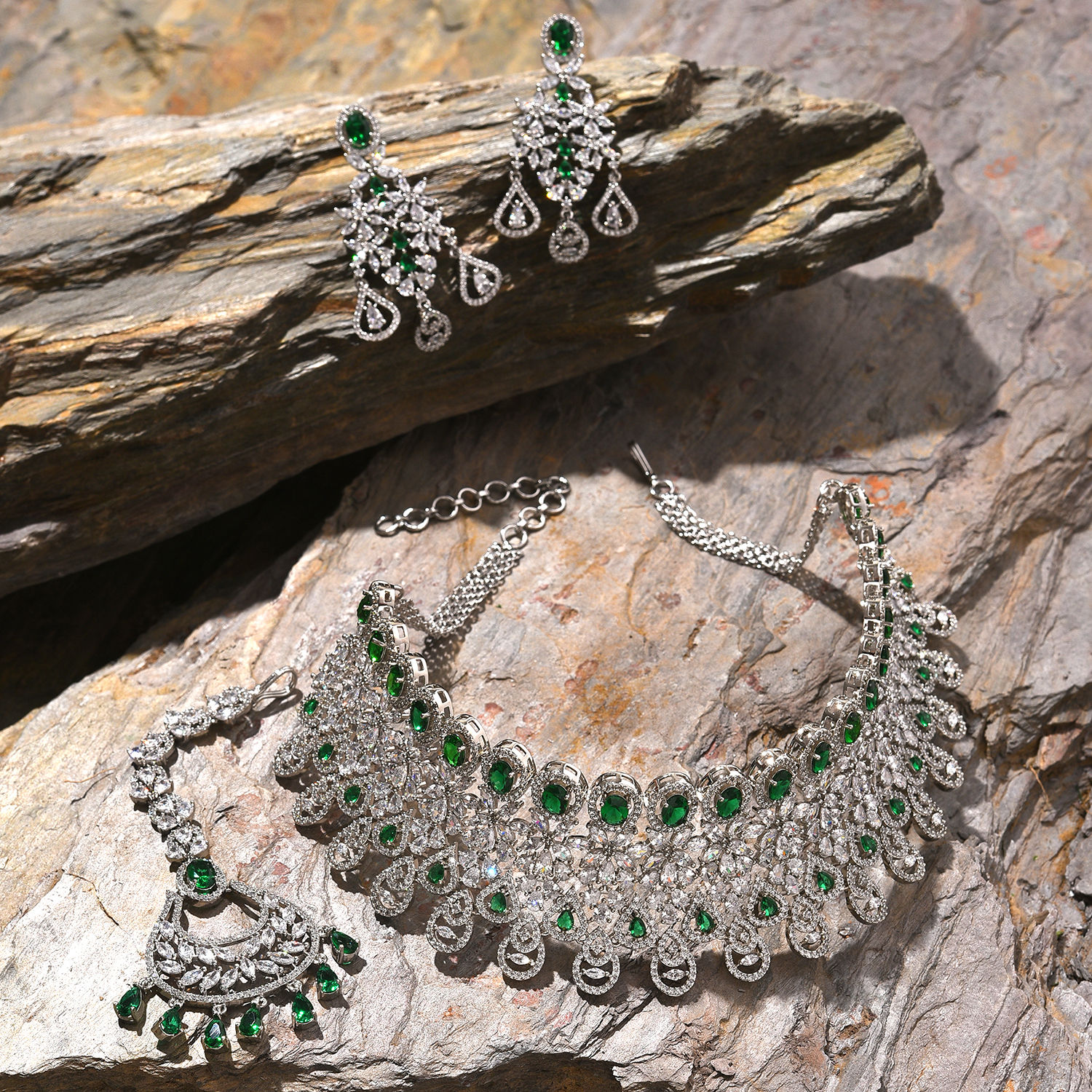 SOHI Silver-Plated White Green Stone-Studded Jewellery Set