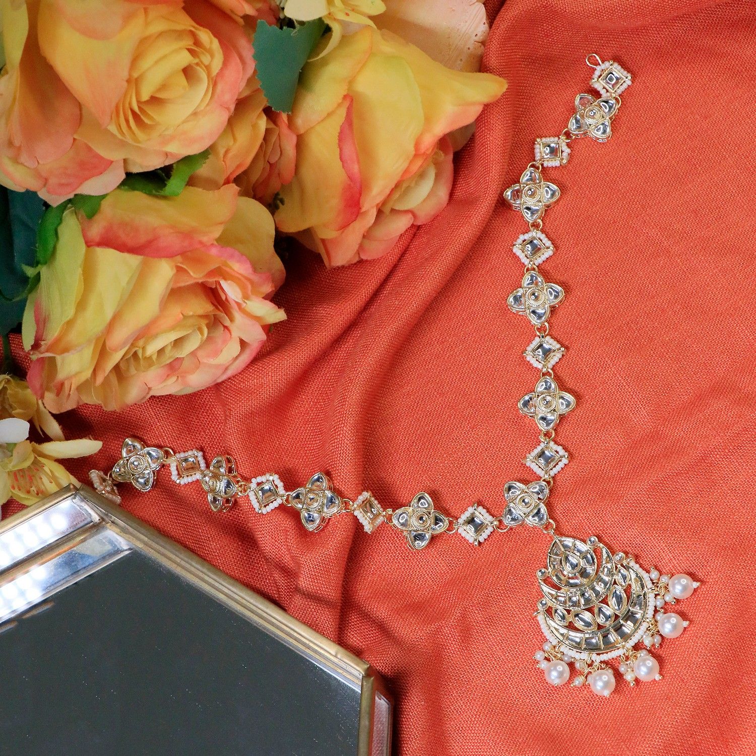 Ishhaara Sheesh Phool Chand Teeka