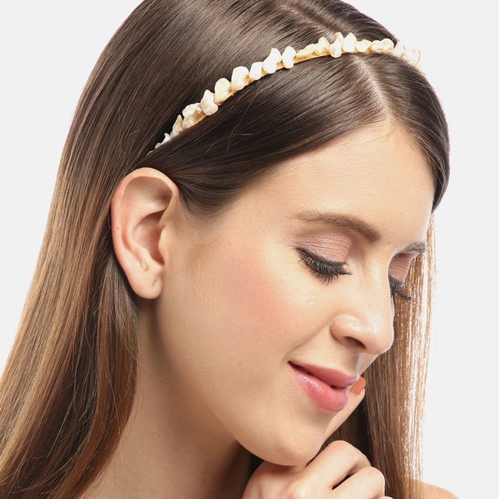 Blueberry Women Off White & Gold-Toned Sea Shell Beaded Hairband